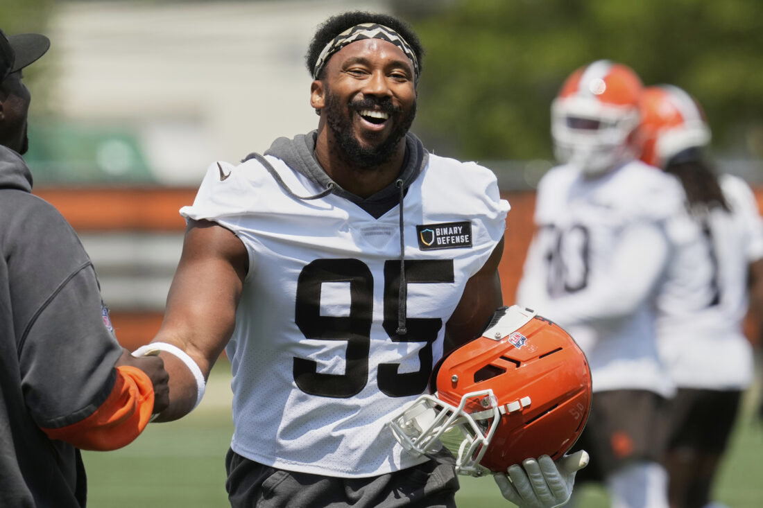 Garrett hopes to add Rodgers to the ‘graveyard’ of QBs he’s sacked ...